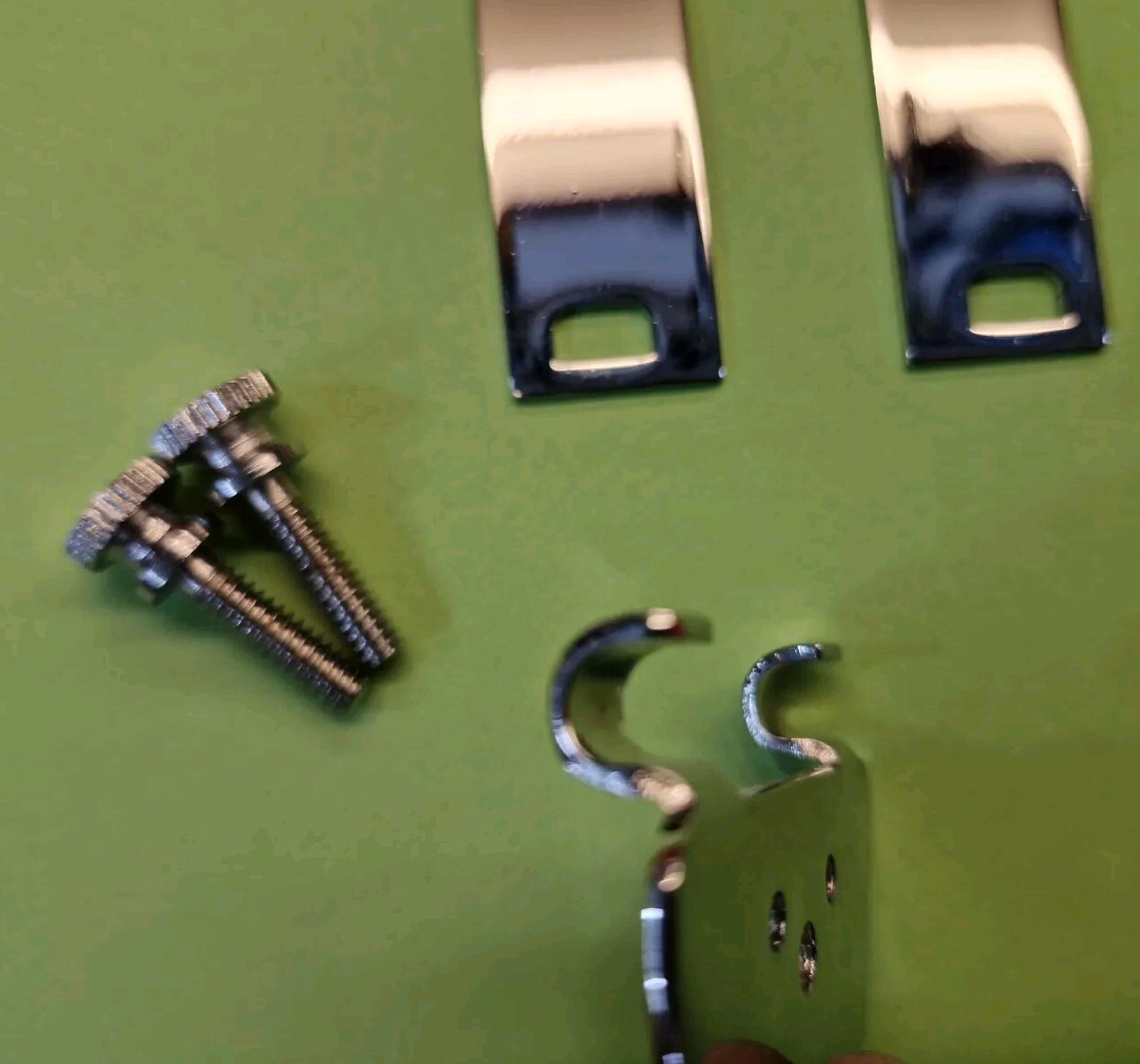 6-string trapeze tailpiece and bracket to replace Rickenbacker R + 2 ...