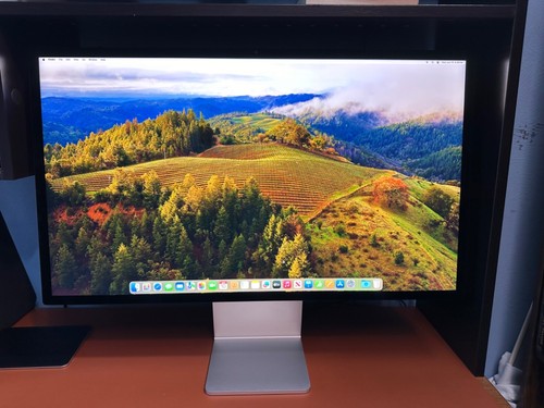 Apple Studio Display 27" with Standard Glass (Tilt-Adjustable Stand ...