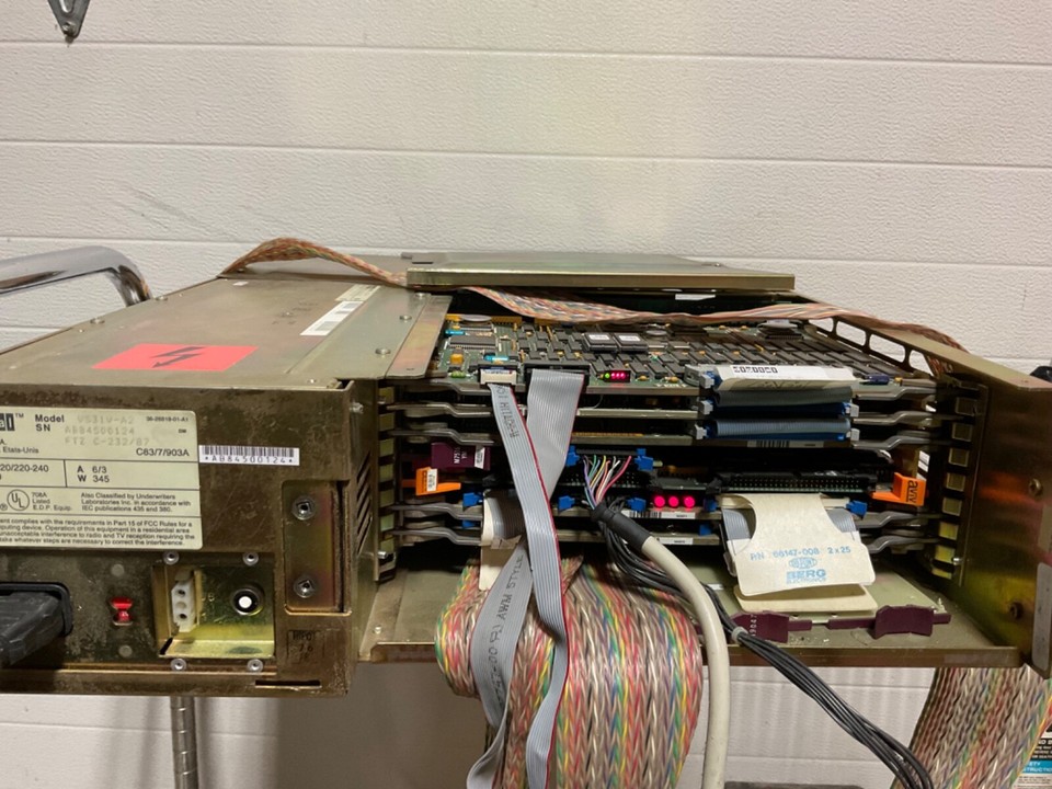 DEC Digital Equipment Vaxstation 3200 VS31V-A2 BA23 box H9278-A bk ...