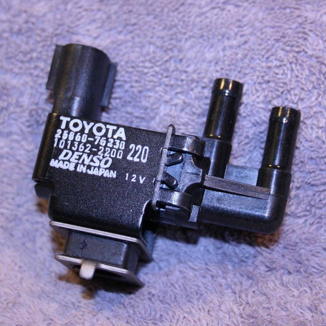 25860-75230 Vacuum Switching Valve - 2002-2004 Tacoma & 2001-2002 ...