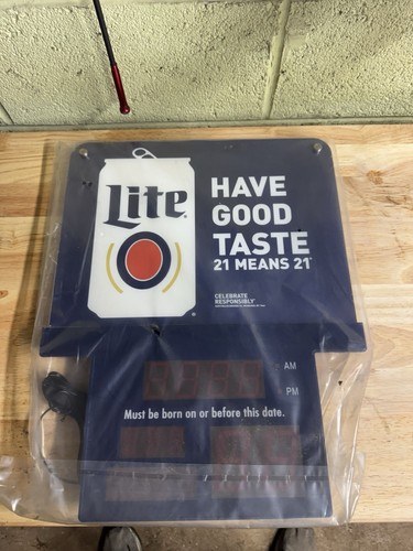 MILLER LITE Lighted Sign LED *BRAND NEW LEGAL AGE CLOCK. BAR 18" × 14 ...