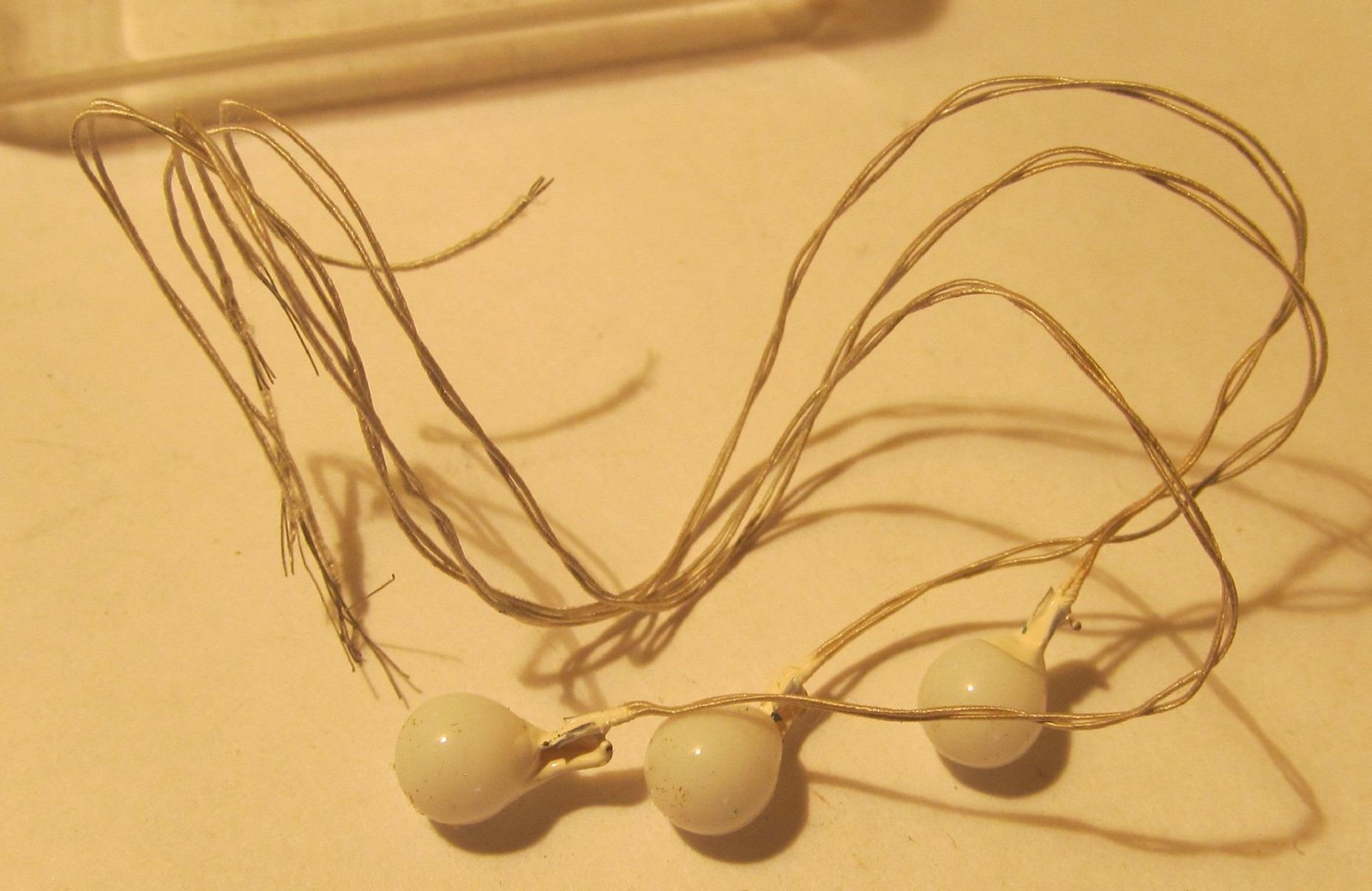 3 HO Lamp Post 12 Volt Light Bulbs, 1/4" Diameter 1960s #B-150, 1960s ...