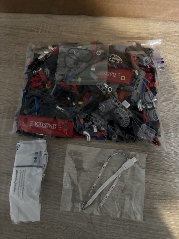 Technical Car Engine Toys The Motorized LSX454 V8 Engine Building Block ...