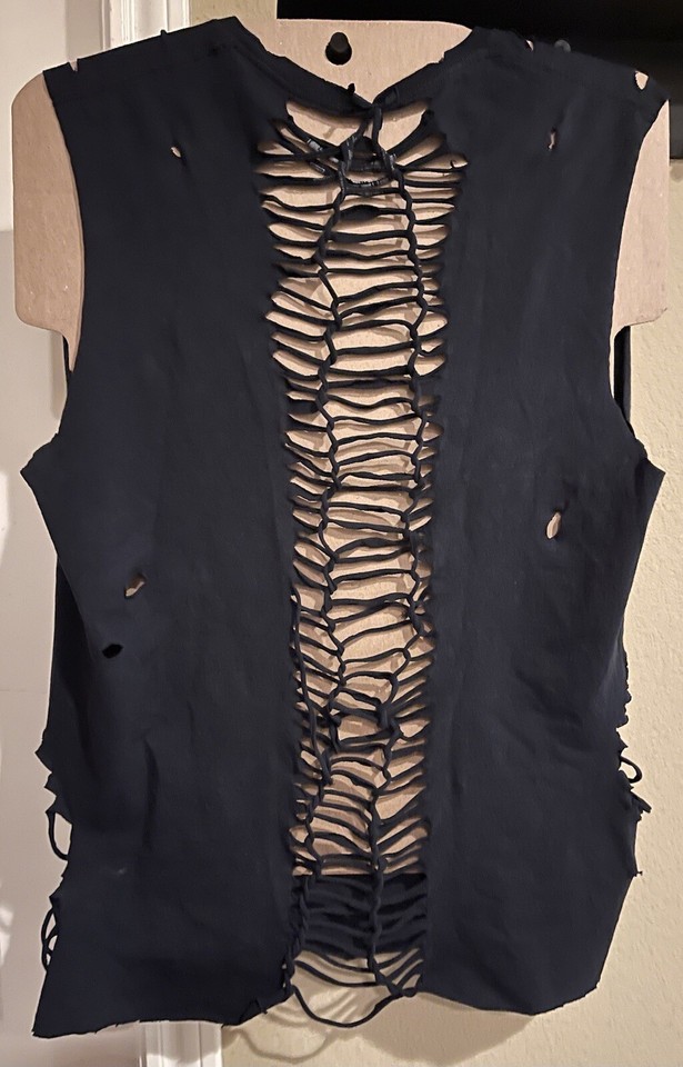 Women’s KISS Custom Distressed Cut Up Back Weave DIY Shirt 21.5”x28 ...