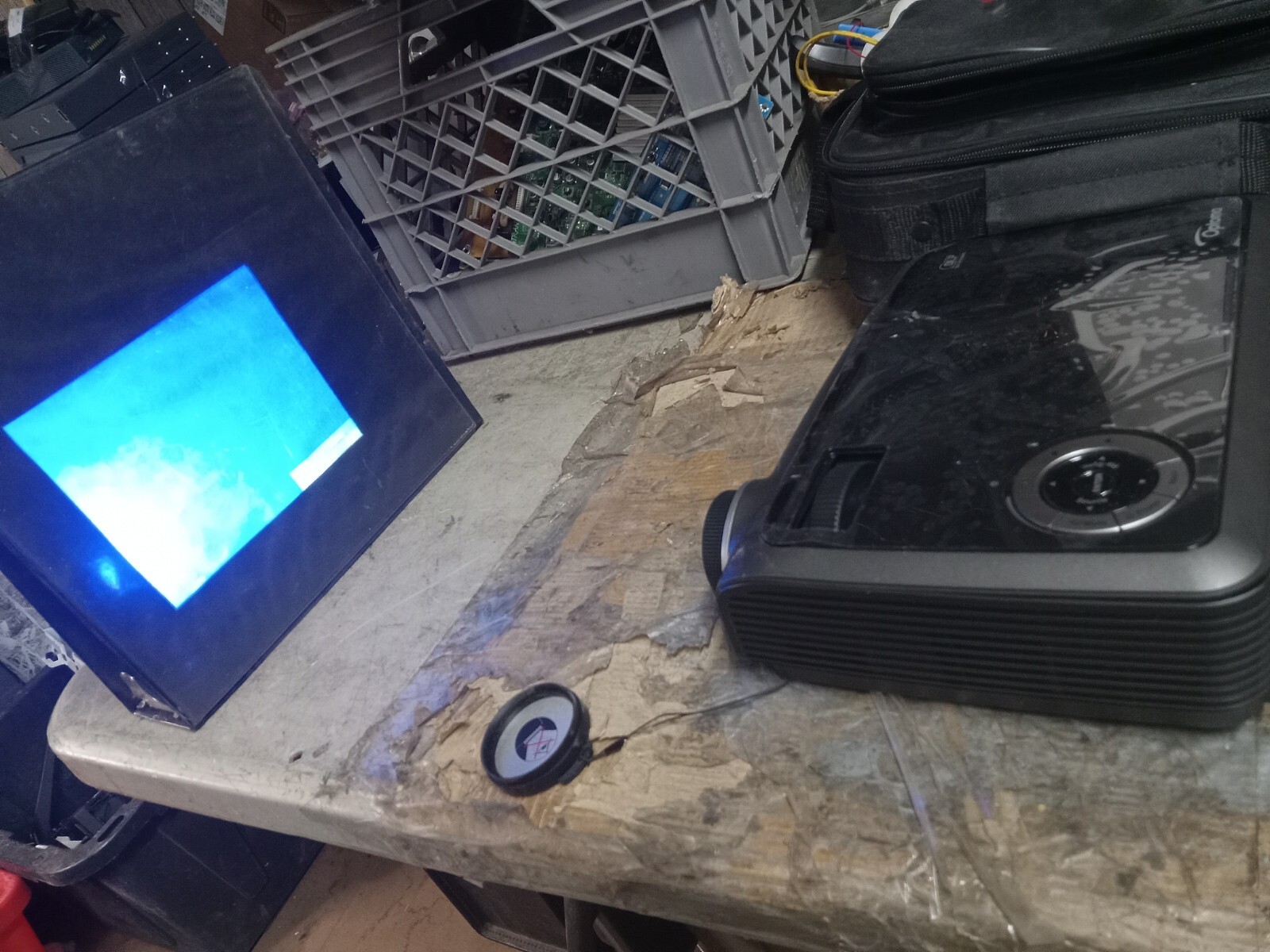 Optoma EP721 DLP Projector with VGA Cable, Power Cord, and Carrying ...