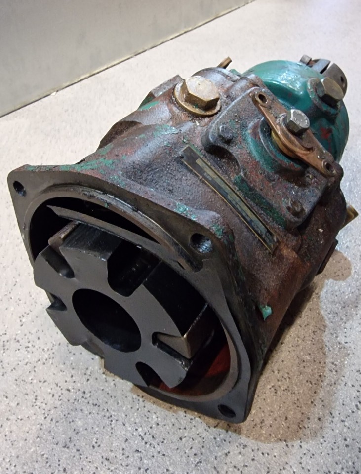 Volvo penta MD7A reverse gearbox with a clutch on both side | eBay