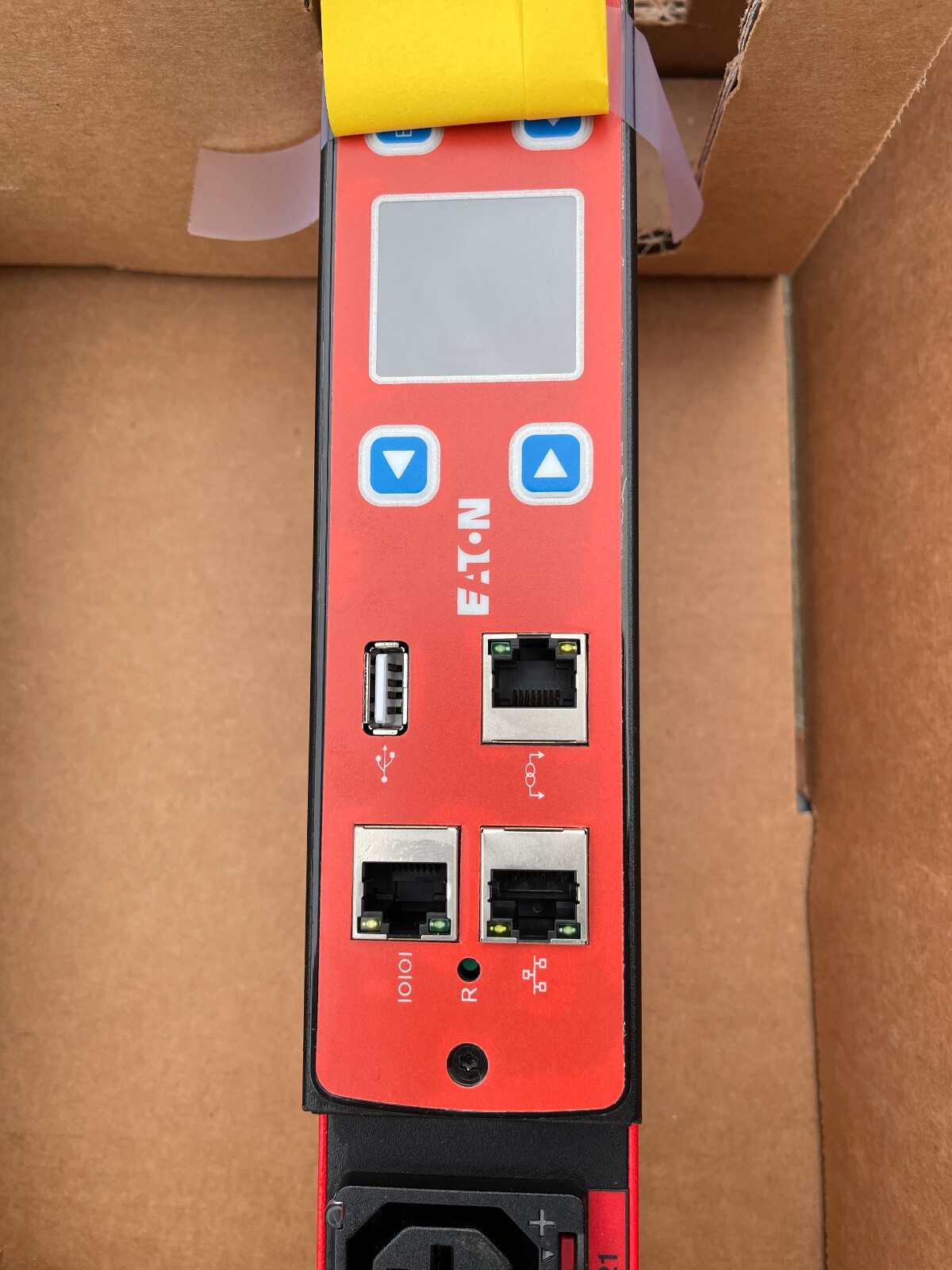 Eaton ePDU G3 HD Managed red 24A UL 3PH Metered Switched 6x C19 39x C13 ...