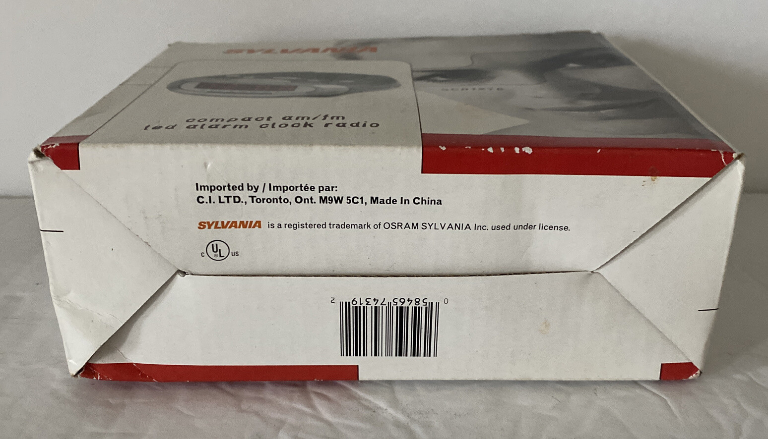 SYLVANIA MODEL SCR1276 AM/FM ALARM CLOCK RADIO AC BATTERY OPENED BOX ...
