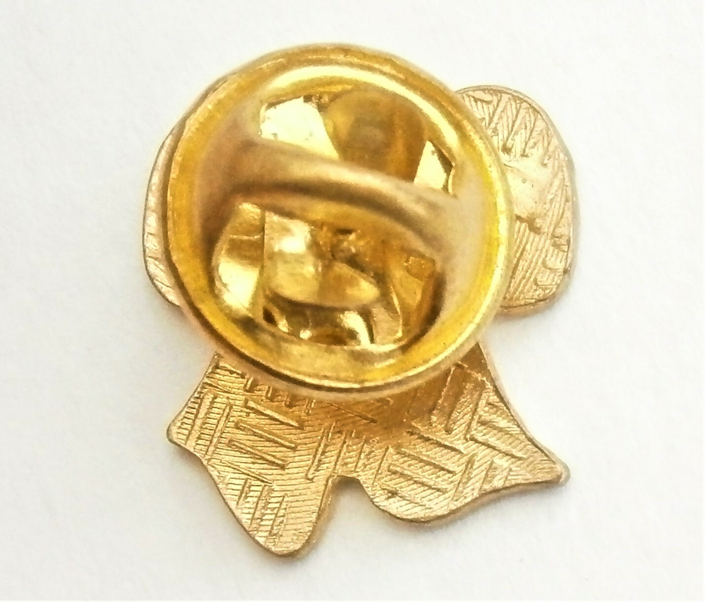 M738) Green bow Macmillan charity lapel pin badge | eBay