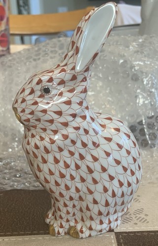 Herend Hand Painted Porcelain Bunny Rabbit In Rust Fishnet Pattern ...