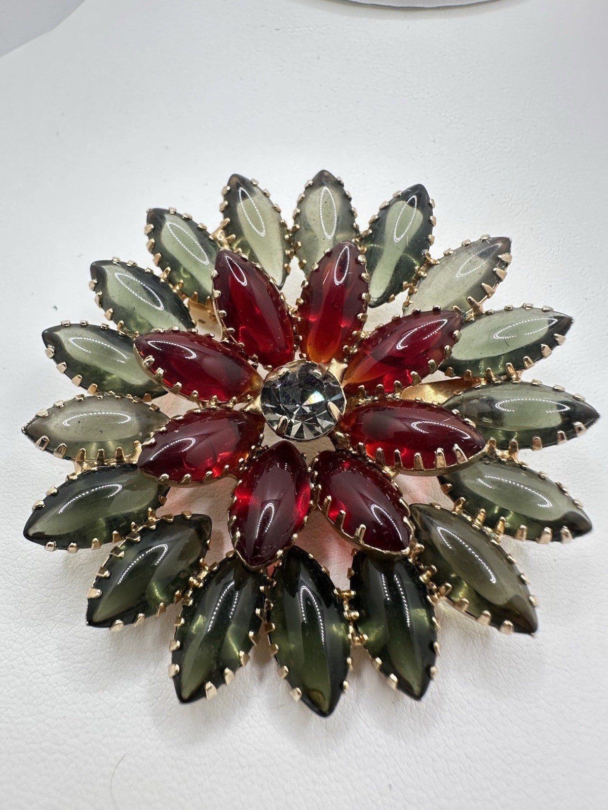VTG Red Gray Rhinestone Cabochon Flower Cluster Brooc… - Gem