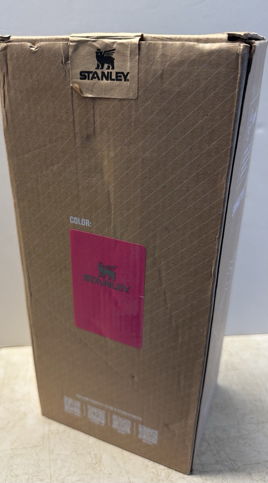 Brand new Stanley 40oz Quencher H2.0 Flowstate Tumbler Fuchsia