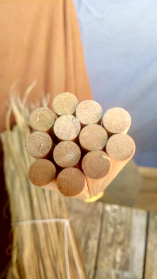 Wooden arrow shafts. 10 blanks for traditional arrows made of Ash. 32 ...