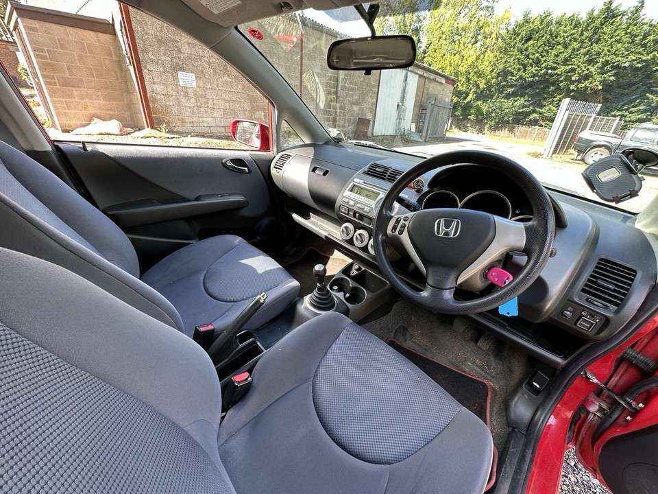 Honda Jazz 1.4 Manual Petrol. CHEAP RUNAROUND Brand new MOT! | eBay UK