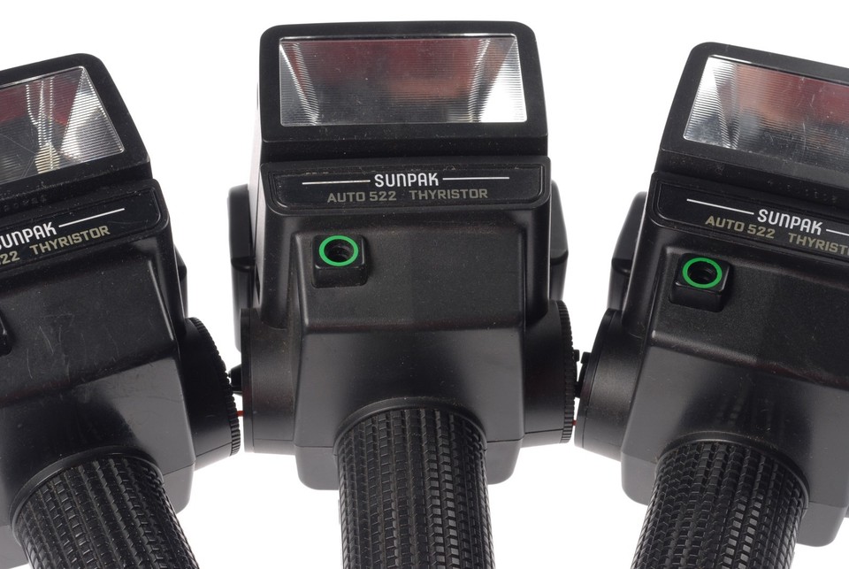 X3 SUNPAK 522 FLASHES, 1 BRACE. AS-IS - THEY ALL WORK "BUT" PLEASE READ ...
