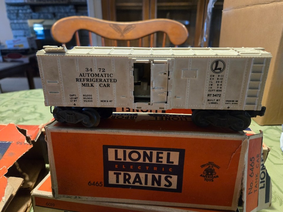 Vintage LionelPost War train set with accessories (6019, 6456, 3656 ...