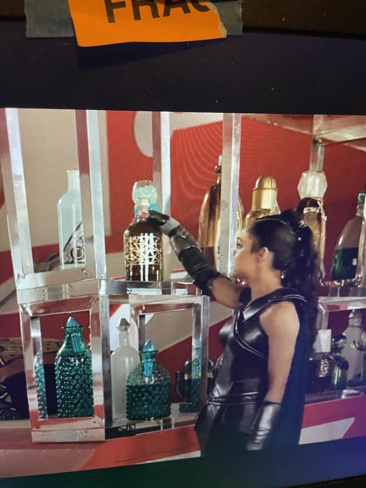 THOR RAGNAROK MOVIE PROPS marvel Comic Books Wine Vase Hulk SCREEN USED ...