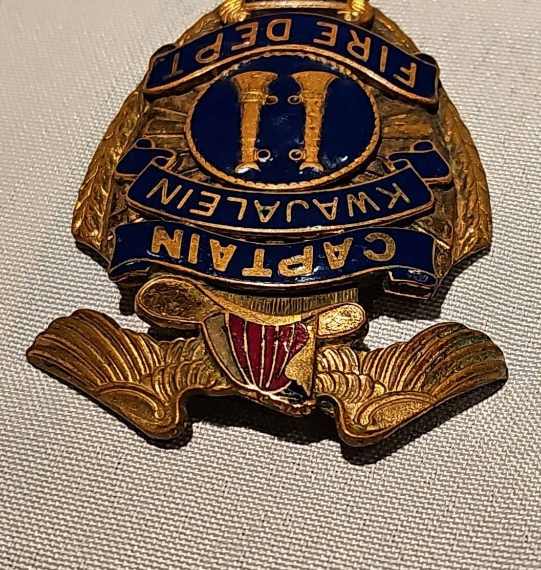 VINTAGE Rare Pico Rivera FIRE DEPOT captain BADGE, ENTENMANN ROVIN CO ...