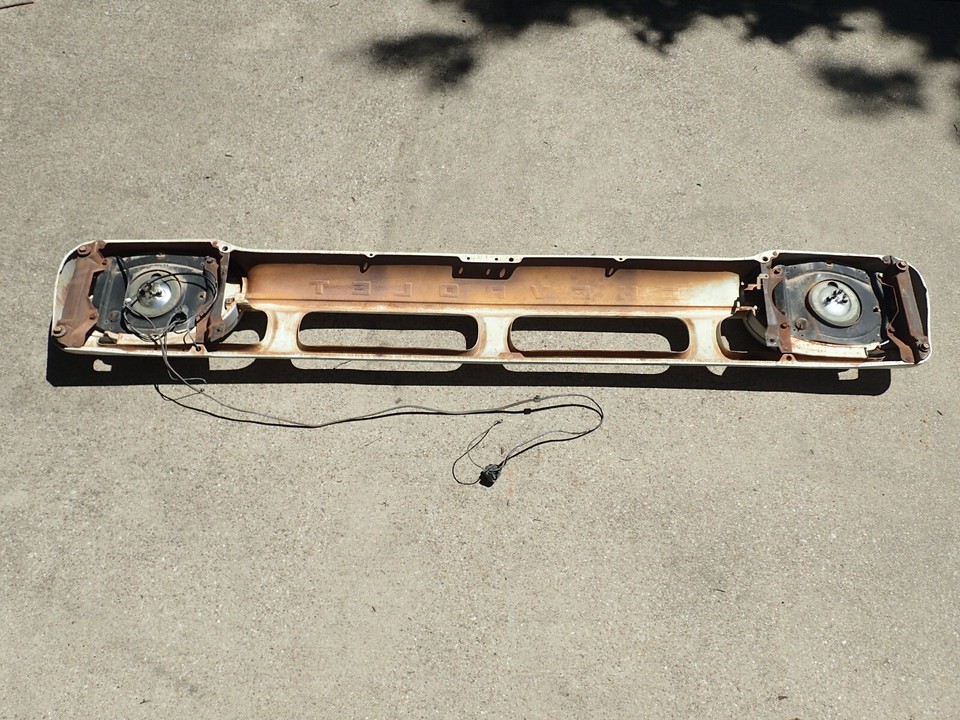 1962-63 Chevy C60 truck grille assembly with headlight assemblies #2 ...