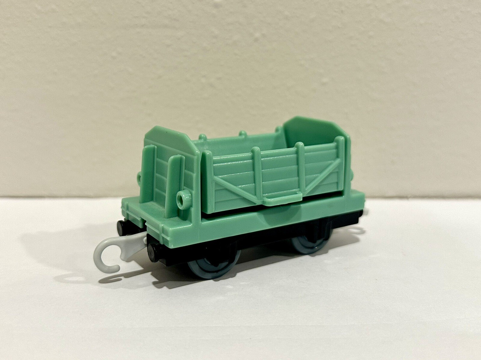 Thomas & Friends Trackmaster Zip Zoom Logging Adventure Tilt Log Car ...