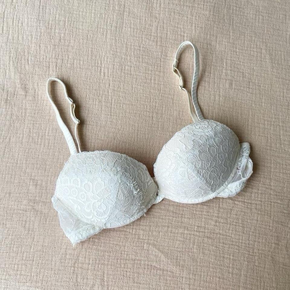 Vintage Intimissimi White Lace Bra 34C - Gem