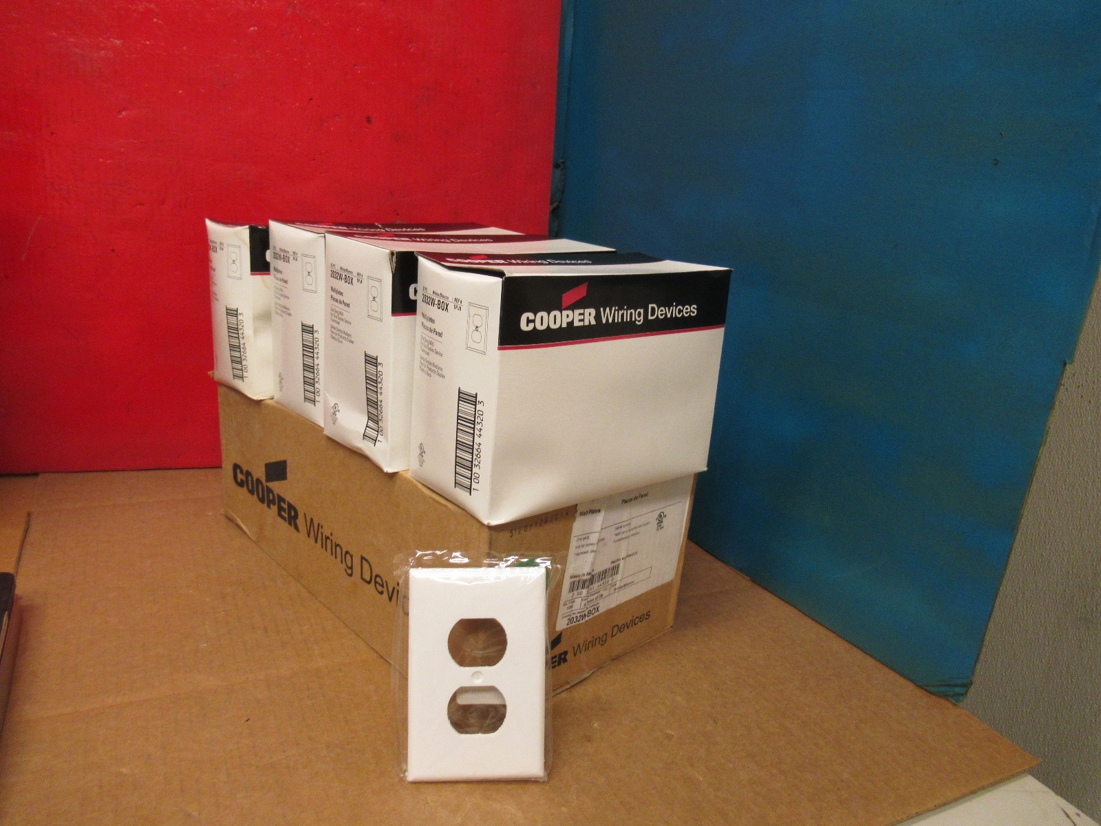 (100) COOPER DUPLEX RECEPTACLE WALLPLATE 2032W-BOX WHITE LOT OF 100 NEW ...
