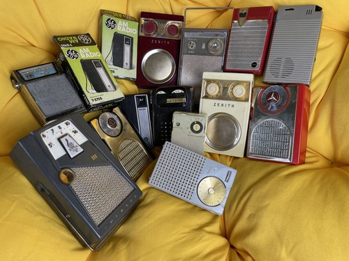 Lot of 14 Vintage Portable Transistor Radios | eBay