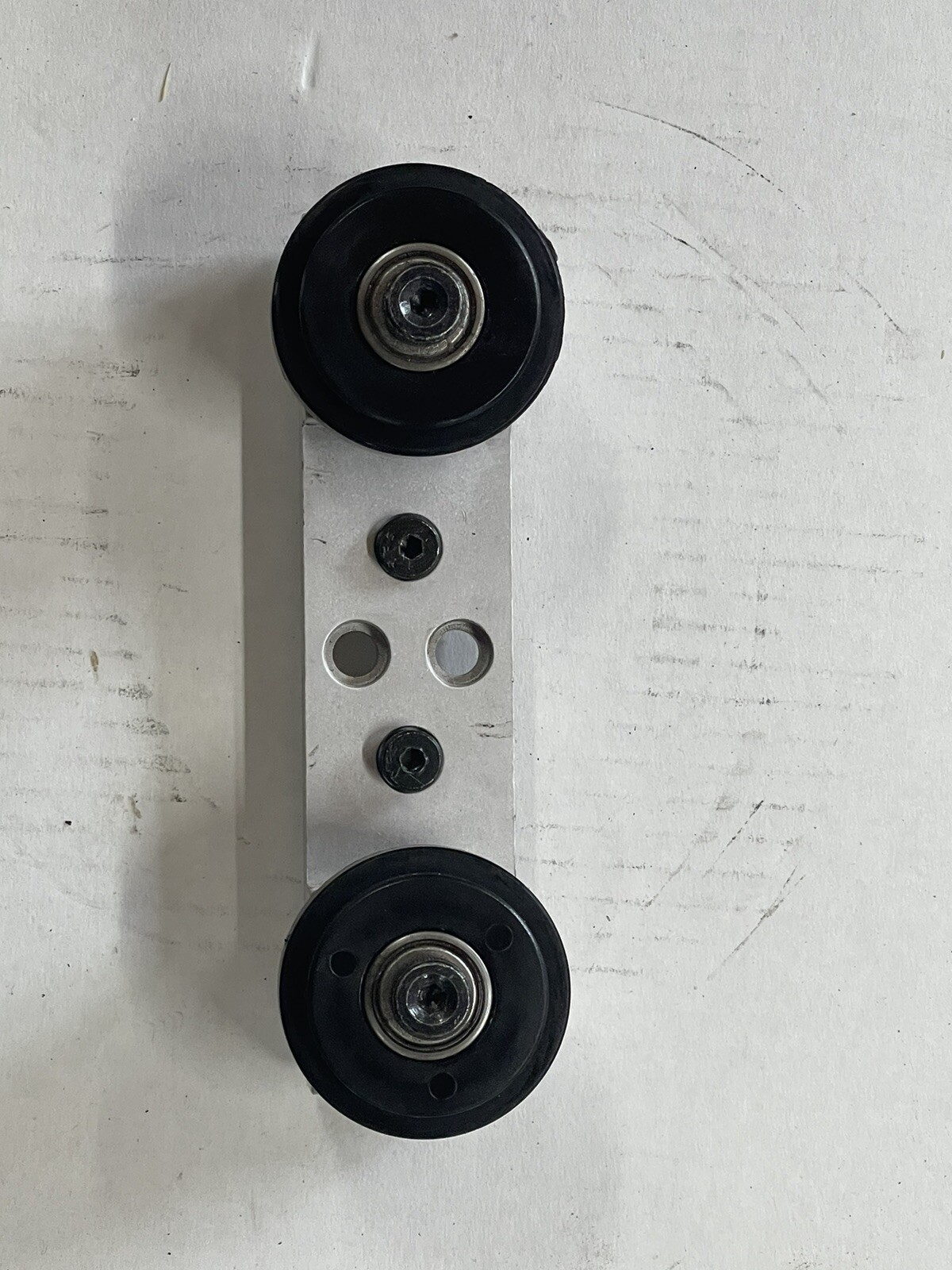 80/20 2756 Roller Wheel Bracket Assembly, 4.625 In Ctr to Ctr | eBay