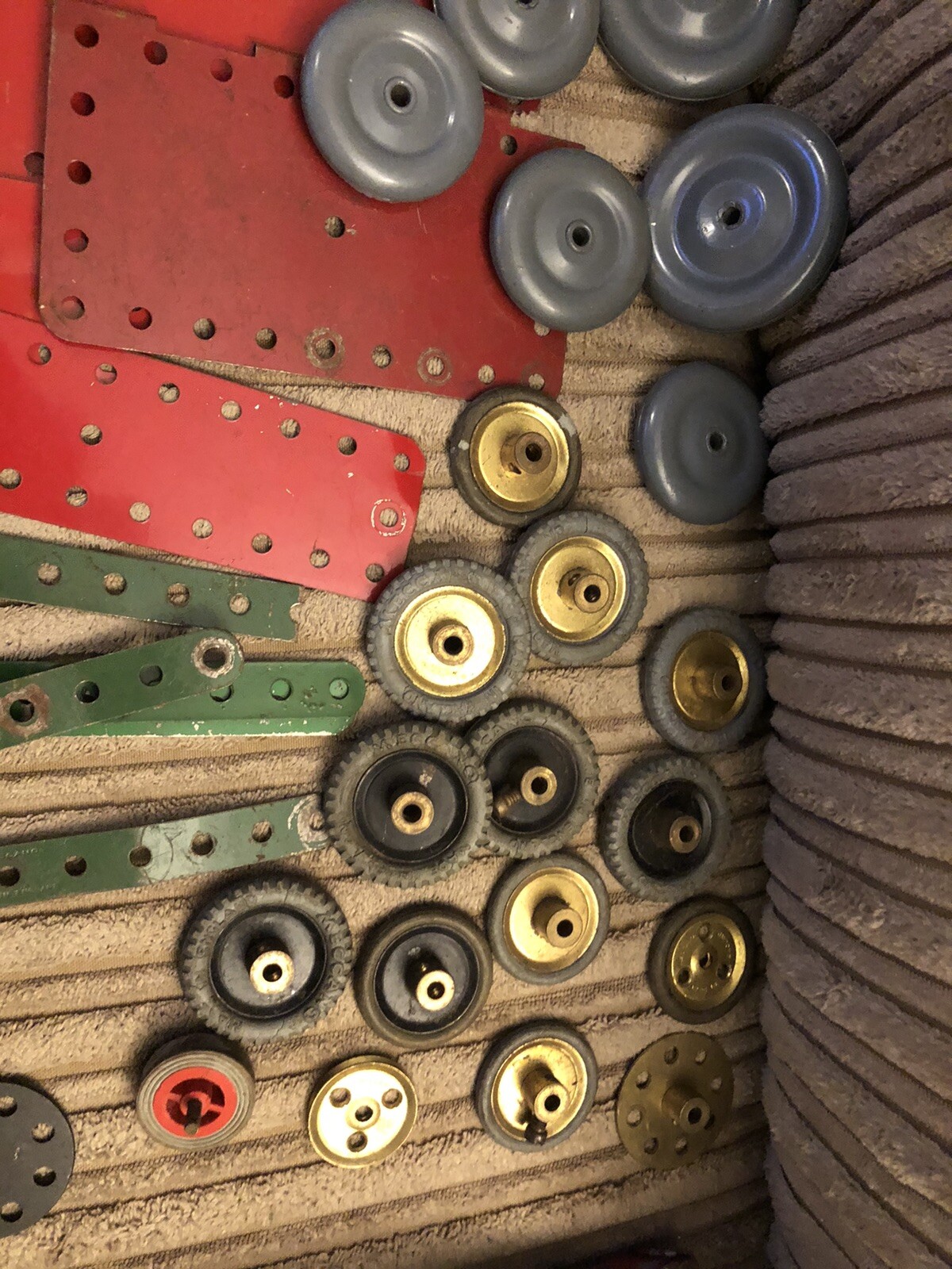 Quantity of Vintage MECCANO Parts MODELS 0-1 Books Wheels Discs Bundle ...