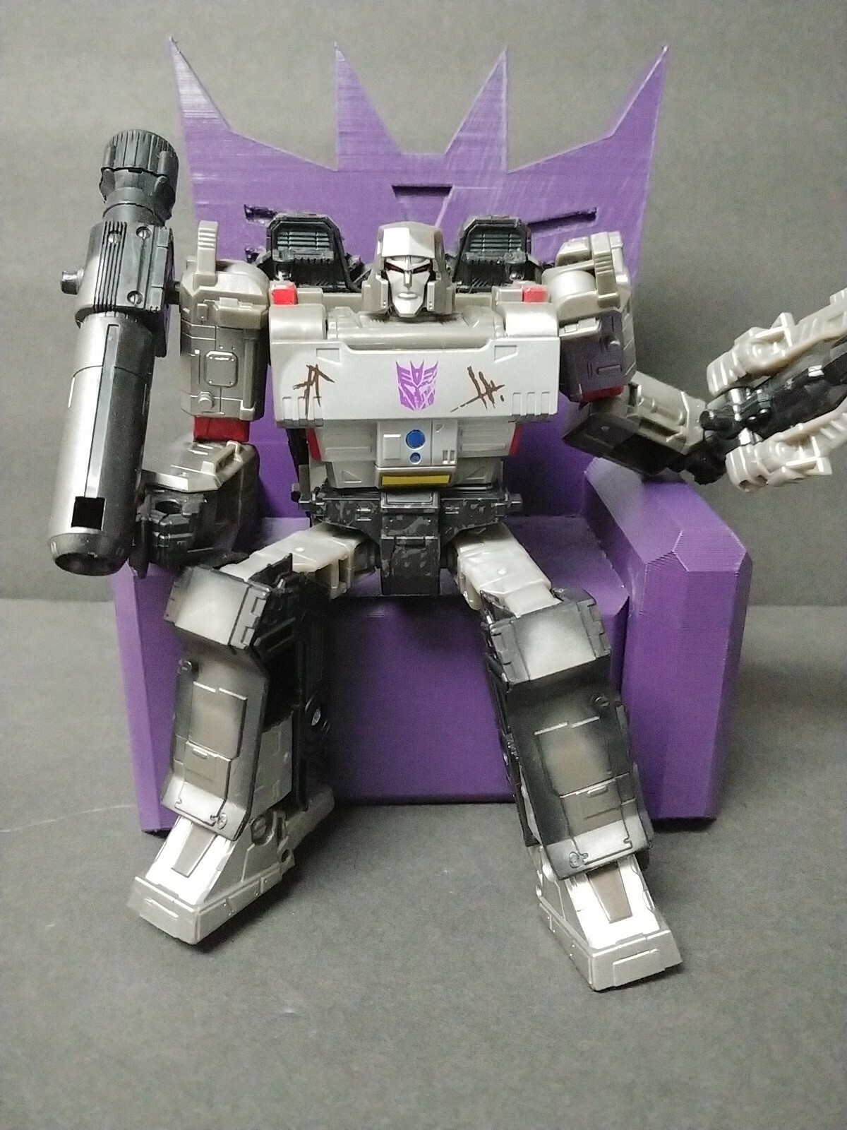 Transformers War for cybertron Earthrise Siege Throne Megatron Fig not ...