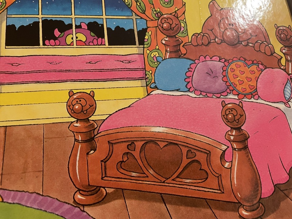 Lovable Monsters GLOW IN THE DARK Colorforms Play Set 1987 Halloween ...