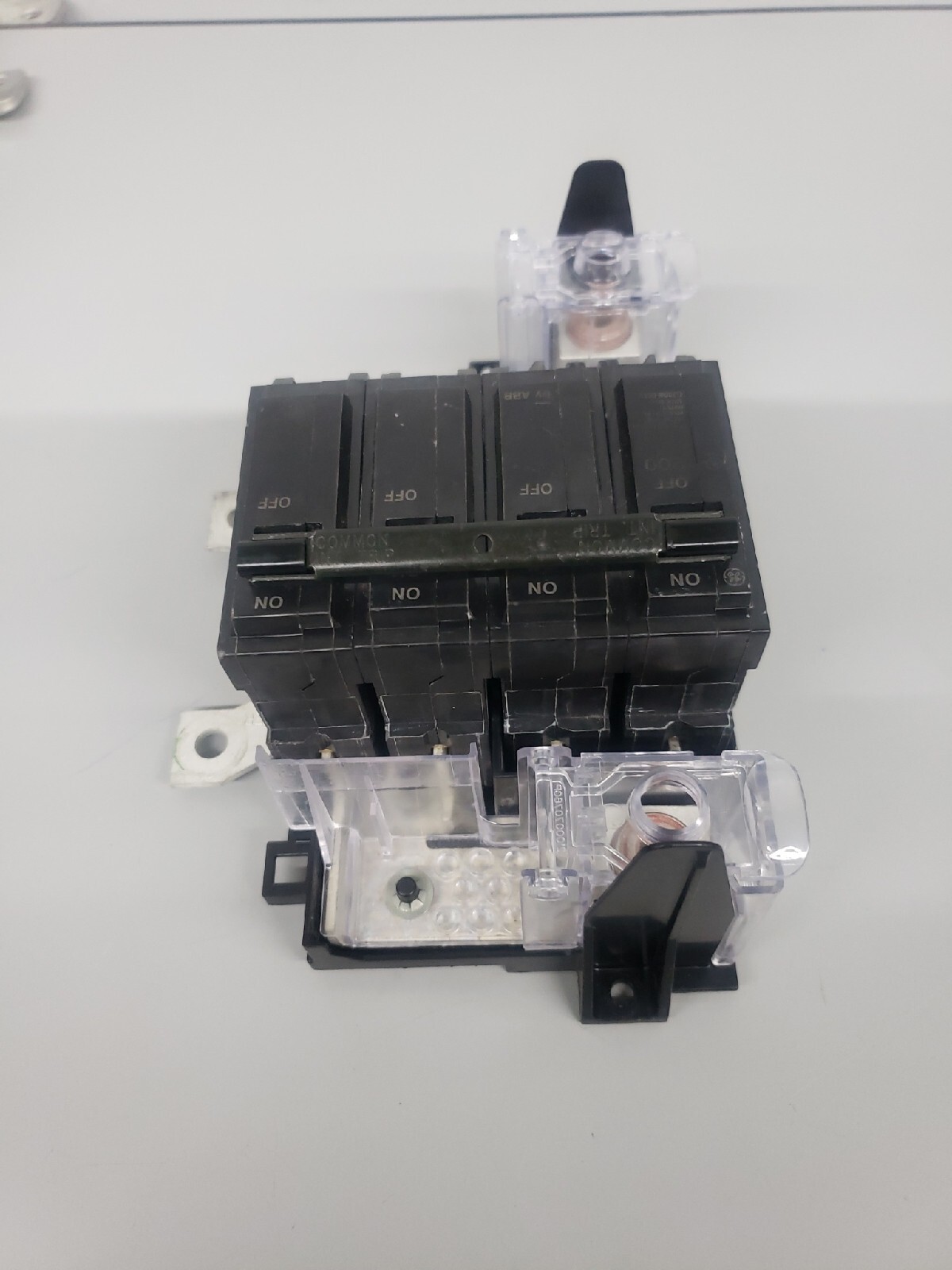 GE General Electric THQMV200E 200 Amp Bolt-On Main Circuit Breaker | eBay