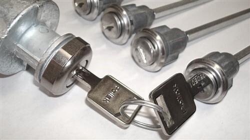 Peterbilt 379 377 359 378 349 385 362 (5) Door Locks & Ignition Switch ...