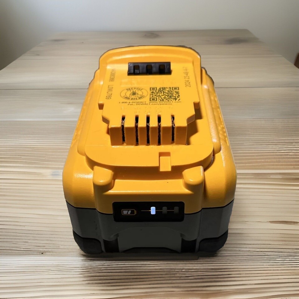 DeWalt 20V MAX* XR DCB2108 POWERPACK™ 8 AH BATTERY | eBay