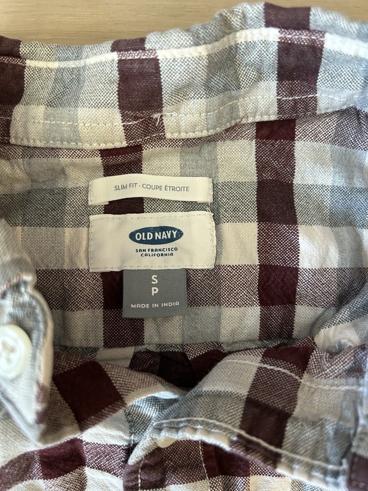 Old Navy Men’s Shirt Size Small Button Down Slim Fit Pocket Maroon Gray ...