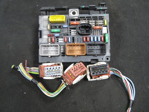Peugeot 308 Citroen C4 Engine Bay Fuse Box 9807028680 + Plugs + Long ...