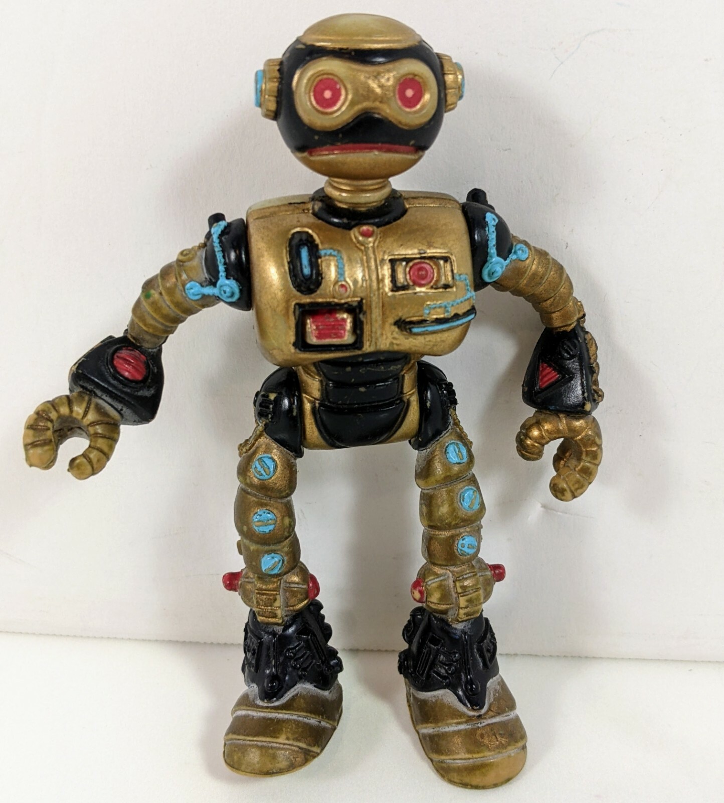 TMNT Fugitoid Action Figure With Electro-Stun Stick, Grappling Claw ...