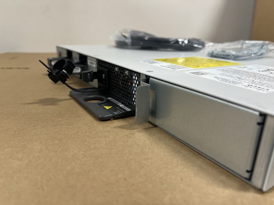 C9200-24P-E Cisco 9200 24 port POE+ Switch w/ Single PWR-C5-600WAC ...