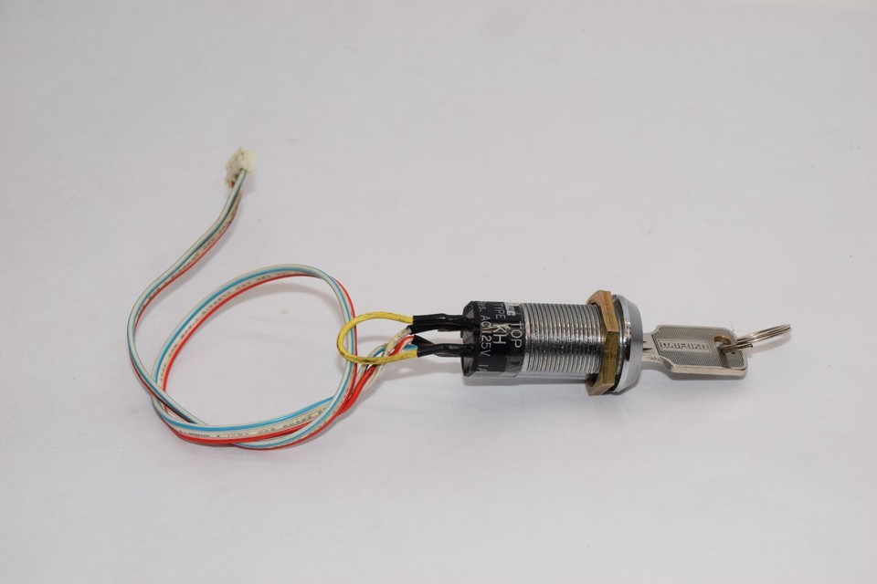 IDEC TYPE KH 125Vac 1A Key Switch | eBay