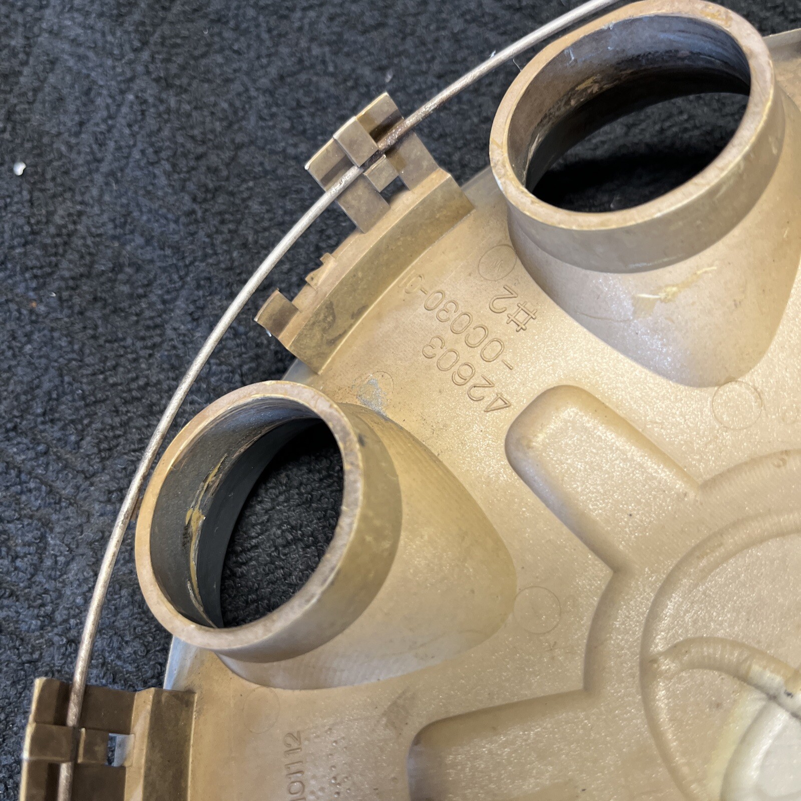 BROKEN CLIPS Toyota Tacoma 42603-0C030-01 OEM Wheel Center Rim Cap Hub ...