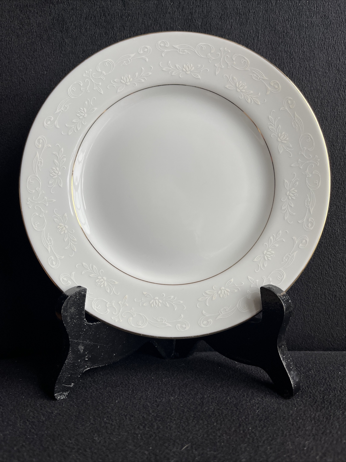 Vintage Royal M by SAJI Japan Sovereign 1886 White Floral 24k Trim 6.5 ...