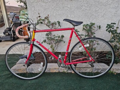 Vintage Bicycles - Vintage Fuji - Nelo's Cycles