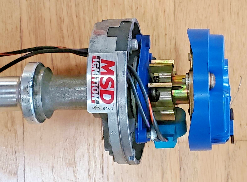 MSD Chevrolet distributor and MSD 6200 Ignition Box | MSD 8461 ...