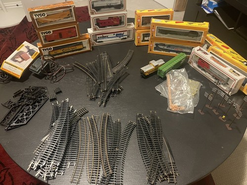 Vtg Tyco, Cox & Bachmann Train Set HO Scale, Train Tracks & Building ...