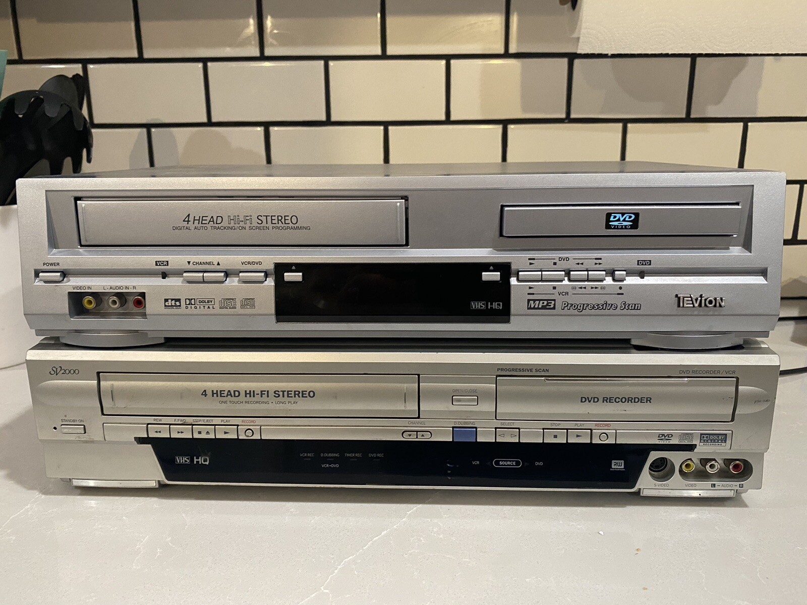 lot of 2 dvd vhs combo players sv2000 tevion no remotes read | eBay