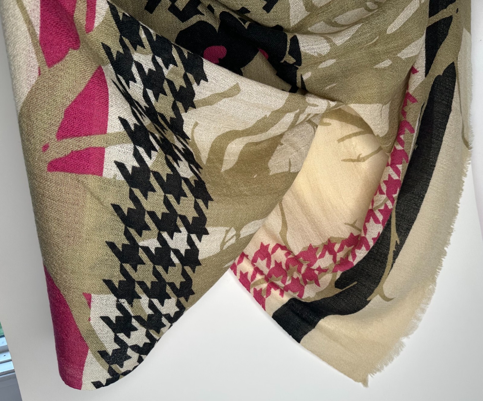 Modena Women's Lightweight Wool Blend Beige/Black Scarf w/ Tree Design ...