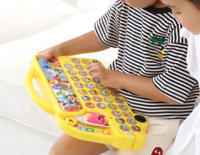 Pinkfong Learning Korean HANGUL Version Bus Play Toy Set For Baby ...