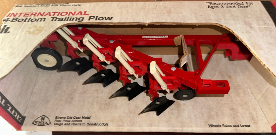 Ertl 1/16 International 4 Bottom Trailing Plow 700 Series VINTAGE #478 ...