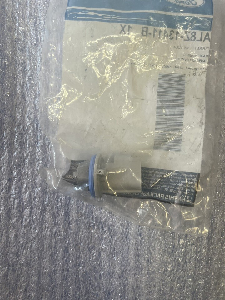 OEM NEW Rear License Plate Tail Light Brake Lamp Light Socket Ford ...