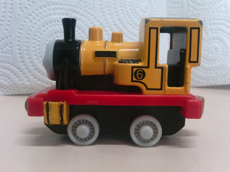 Thomas and Friends Take-Along Duncan Narrow Gauge 2008 Gold Magnet ...